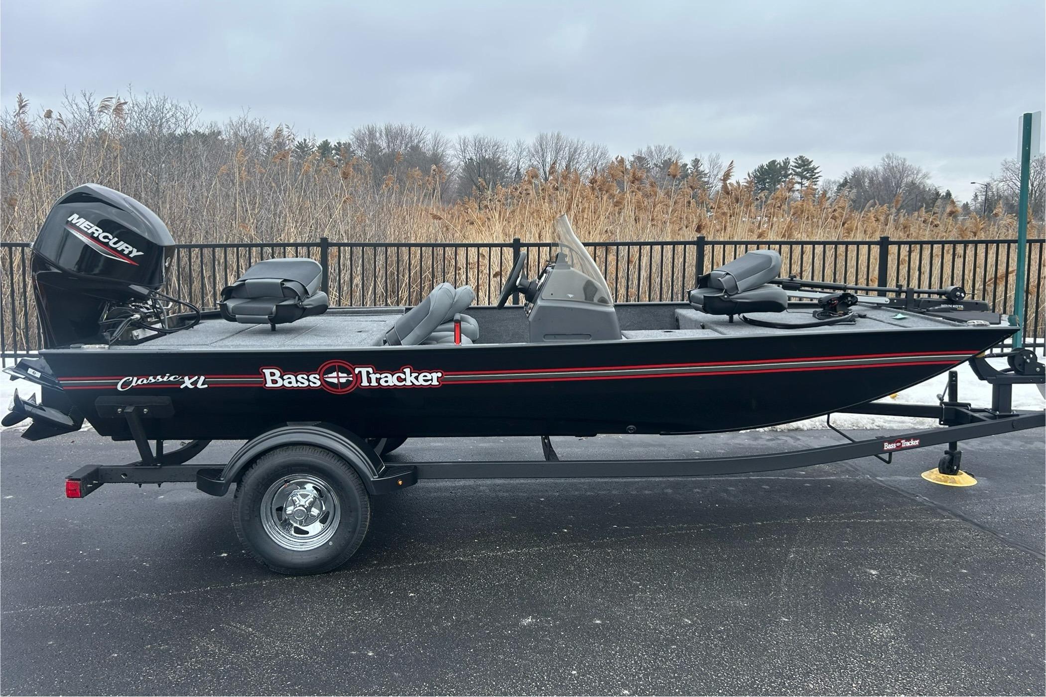 2026 TRACKER BASS TRACKER CLASSIC XL | Bass Pro Shops